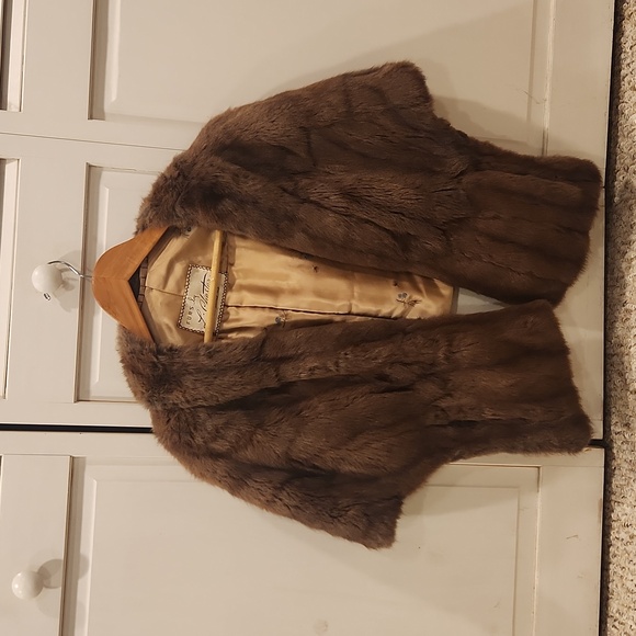 Jackets & Coats | Vintage Fur Stole From Furs By L Chester In Fort ...